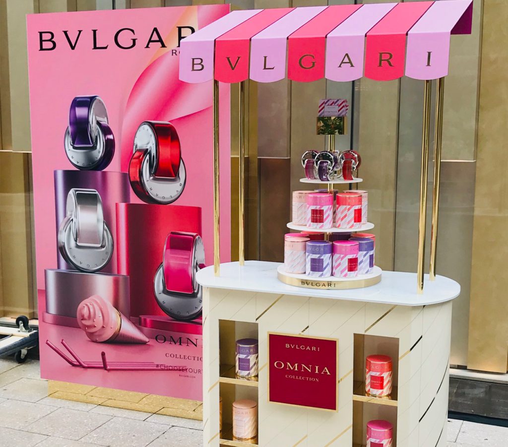 Window Displays – Visual Merchandising – Pop-up stores